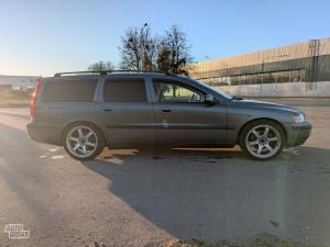 Zaļš Volvo V70 2002 Alīta, ar dzinēja tilpumu 2.40 L un nobraukumu 333 tūkst. km par 2500 €, foto 6 vietnē AUTOMOTO.COM.LV