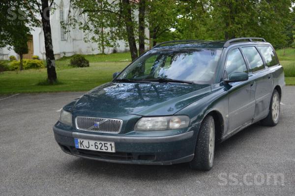 Zaļš Volvo V70 2003 Cēsis, ar dzinēja tilpumu 2.40 L un nobraukumu 378 tūkst. km par 4000 €, foto 2 vietnē AUTOMOTO.COM.LV