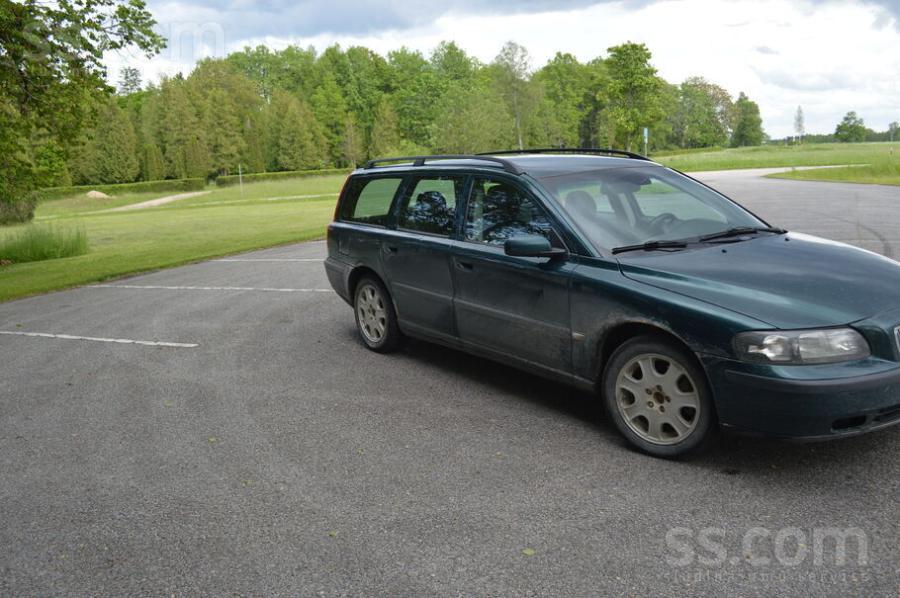 Zaļš Volvo V70 2003 Cēsis, ar dzinēja tilpumu 2.40 L un nobraukumu 378 tūkst. km par 4000 €, foto 6 vietnē AUTOMOTO.COM.LV