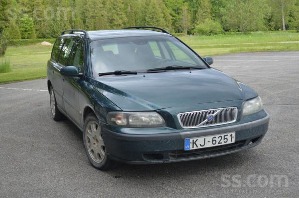 Zaļš Volvo V70 2003 Cēsis, ar dzinēja tilpumu 2.40 L un nobraukumu 378 tūkst. km par 4000 €, foto 7 vietnē AUTOMOTO.COM.LV