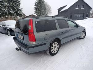 Zaļš Volvo V70 2003 Rēzekne, ar dzinēja tilpumu 2.40 L un nobraukumu 396 tūkst. km par 1850 €, foto 4 vietnē AUTOMOTO.COM.LV