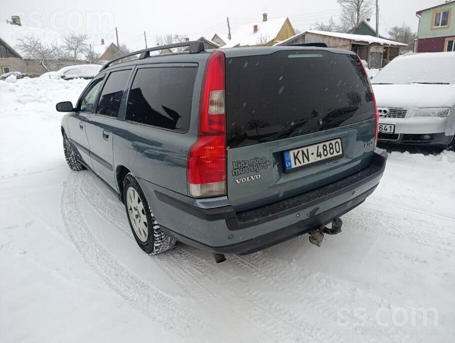 Zaļš Volvo V70 2003 Rēzekne, ar dzinēja tilpumu 2.40 L un nobraukumu 396 tūkst. km par 1850 €, foto 5 vietnē AUTOMOTO.COM.LV