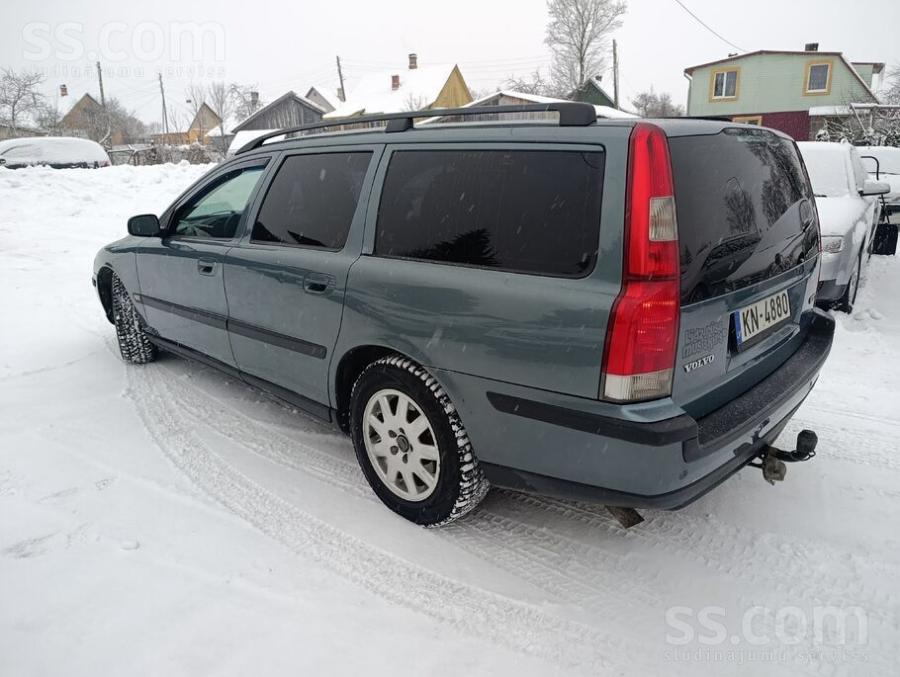 Zaļš Volvo V70 2003 Rēzekne, ar dzinēja tilpumu 2.40 L un nobraukumu 396 tūkst. km par 1850 €, foto 6 vietnē AUTOMOTO.COM.LV
