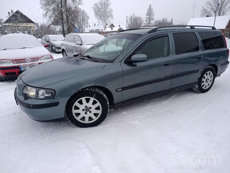 Zaļš Volvo V70 2003 Rēzekne, ar dzinēja tilpumu 2.40 L un nobraukumu 396 tūkst. km par 1850 €, foto 8 vietnē AUTOMOTO.COM.LV