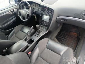 Zaļš Volvo V70 2003 Rēzekne, ar dzinēja tilpumu 2.40 L un nobraukumu 396 tūkst. km par 1850 €, foto 11 vietnē AUTOMOTO.COM.LV