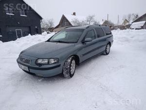 Zaļš Volvo V70 2003 Rēzekne, ar dzinēja tilpumu 2.40 L un nobraukumu 396 tūkst. km par 1850 €, foto 24 vietnē AUTOMOTO.COM.LV