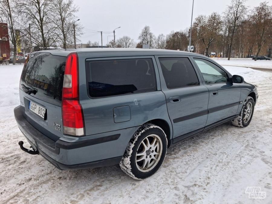 Zaļš Volvo V70 2003 Viļņa, ar dzinēja tilpumu 2.40 L un nobraukumu 460 tūkst. km par 1500 €, foto 3 vietnē AUTOMOTO.COM.LV