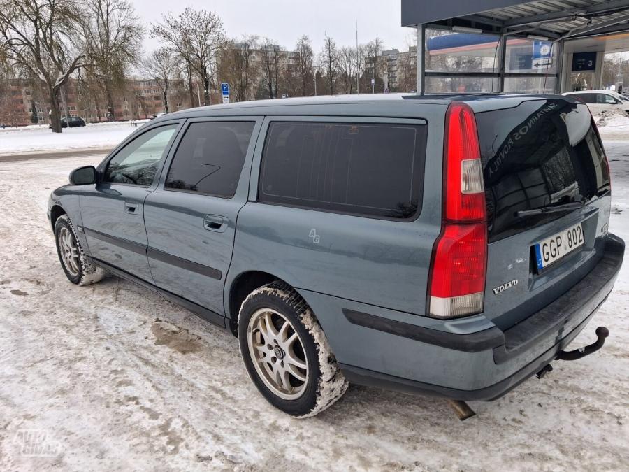Zaļš Volvo V70 2003 Viļņa, ar dzinēja tilpumu 2.40 L un nobraukumu 460 tūkst. km par 1500 €, foto 5 vietnē AUTOMOTO.COM.LV