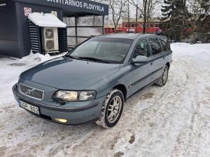 Zaļš Volvo V70 2003 Viļņa, ar dzinēja tilpumu 2.40 L un nobraukumu 460 tūkst. km par 1500 €, foto 6 vietnē AUTOMOTO.COM.LV