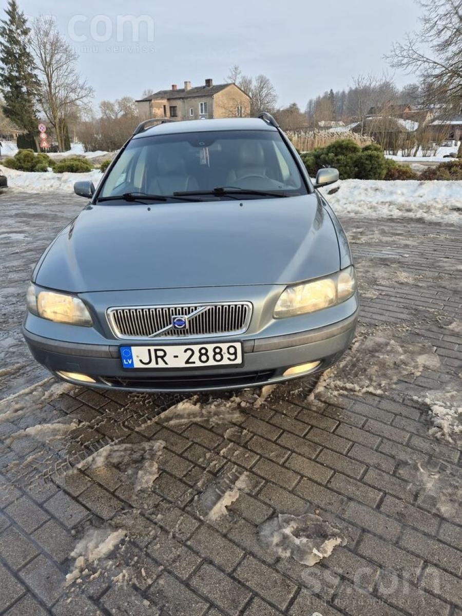 Зеленый Вольво В70 2003 в Екабпилс, объемом двигателя 2.40 л и пробегом 0 тыс. км за 2350 €, фото 4 на AUTOMOTO.COM.LV