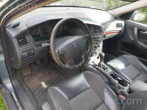 Zaļš Volvo V70 2003 Ogre, ar dzinēja tilpumu 2.40 L un nobraukumu 428 tūkst. km par 800 €, foto 3 vietnē AUTOMOTO.COM.LV