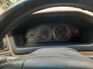 Zaļš Volvo V70 2003 Dobele, ar dzinēja tilpumu 2.40 L un nobraukumu 373 tūkst. km par 1570 €, foto 3 vietnē AUTOMOTO.COM.LV