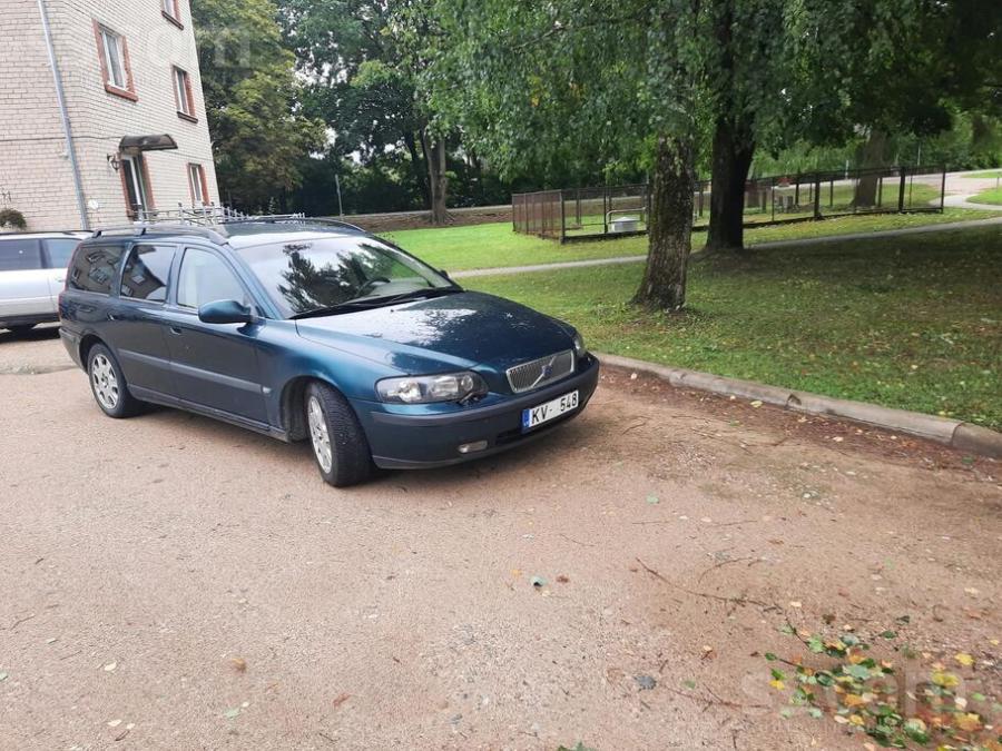 Zaļš Volvo V70 2003 Dobele, ar dzinēja tilpumu 2.40 L un nobraukumu 373 tūkst. km par 1570 €, foto 4 vietnē AUTOMOTO.COM.LV