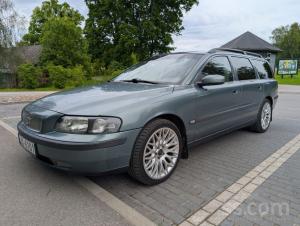 Green Volvo V70 2004 in Riga, with an engine capacity of 2.40 L and mileage of 363 thousand km for 2300 €, photo 3 on AUTOMOTO.COM.LV