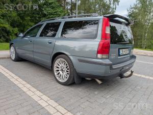 Green Volvo V70 2004 in Riga, with an engine capacity of 2.40 L and mileage of 363 thousand km for 2300 €, photo 5 on AUTOMOTO.COM.LV