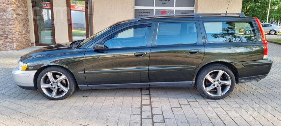 Zaļš Volvo V70 2004 Rīga, ar dzinēja tilpumu 2.40 L un nobraukumu 378 tūkst. km par 950 €, foto 4 vietnē AUTOMOTO.COM.LV