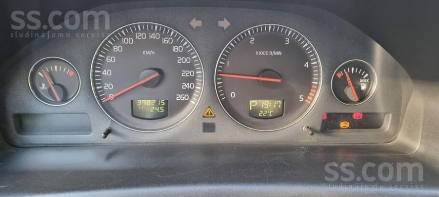Zaļš Volvo V70 2004 Rīga, ar dzinēja tilpumu 2.40 L un nobraukumu 378 tūkst. km par 950 €, foto 8 vietnē AUTOMOTO.COM.LV