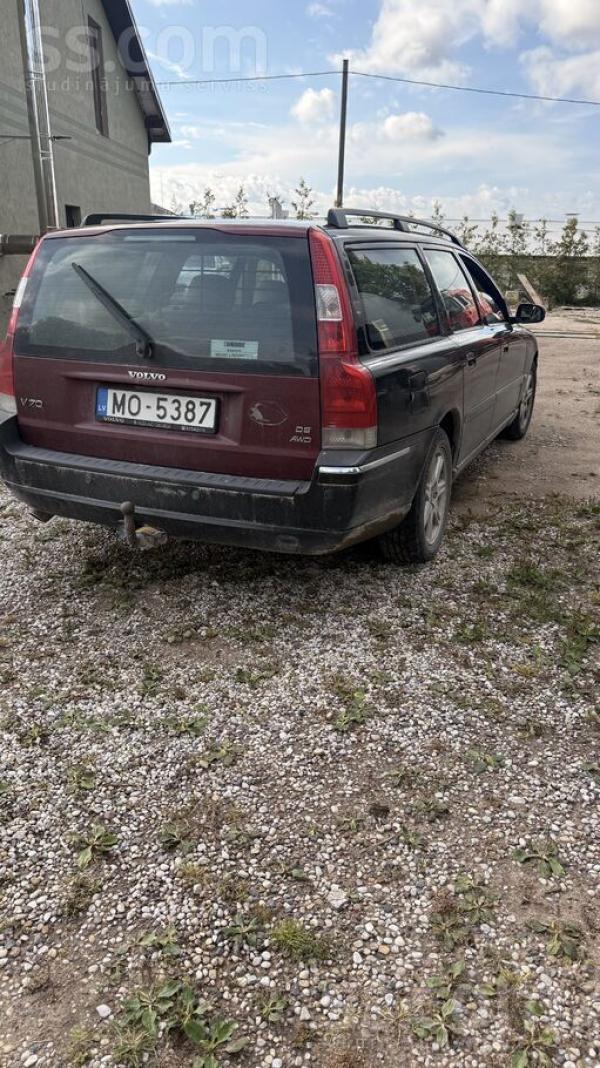 Volvo V70 2004 in Riga on AUTOMOTO.COM.LV Green Volvo V70 2004 in Riga, with an engine capacity of 2.40 L and mileage of 433 thousand km for 600 €, photo 4 on AUTOMOTO.COM.LV