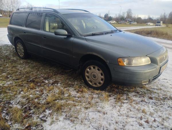 Zaļš Volvo V70 2005 Rīga, ar dzinēja tilpumu 2.40 L un nobraukumu 429 tūkst. km par 1000 €, foto 1 vietnē AUTOMOTO.COM.LV
