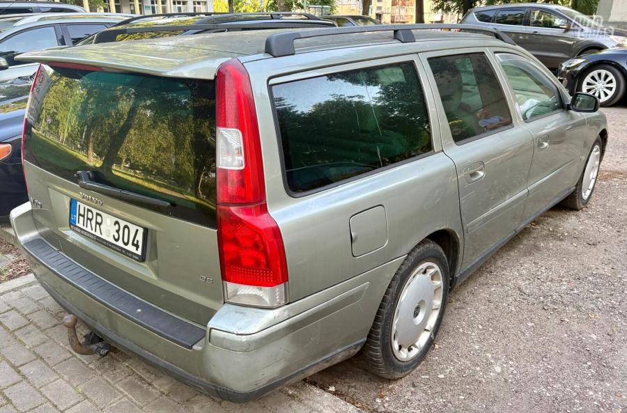 Зеленый Вольво В70 2005 в Электренай, объемом двигателя 2.40 л и пробегом 200 тыс. км за 1500 €, фото 3 на AUTOMOTO.COM.LV