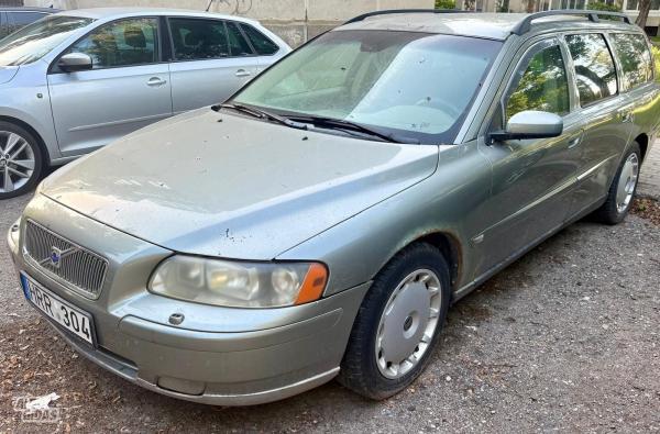 Zaļš Volvo V70 2005 Elektrėnai, ar dzinēja tilpumu 2.40 L un nobraukumu 200 tūkst. km par 1500 €, foto 4 vietnē AUTOMOTO.COM.LV