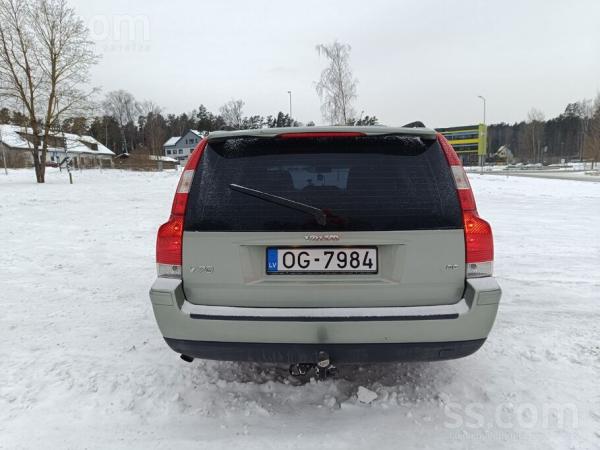 Zaļš Volvo V70 2005 Rīga, ar dzinēja tilpumu 2.40 L un nobraukumu 289 tūkst. km par 3200 €, foto 4 vietnē AUTOMOTO.COM.LV
