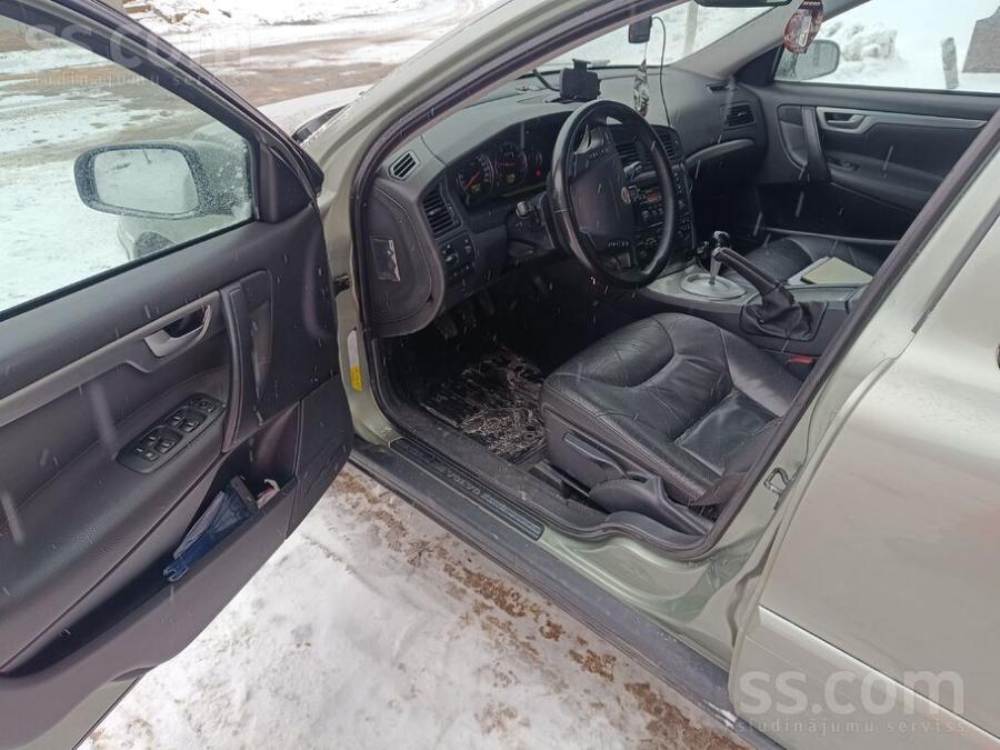 Зеленый Вольво В70 2005 в Рига, объемом двигателя 2.40 л и пробегом 289 тыс. км за 3200 €, фото 8 на AUTOMOTO.COM.LV
