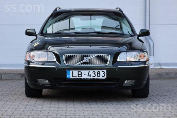 Green Volvo V70 2005 in Riga, with an engine capacity of 2.40 L and mileage of 268 thousand km for 1995 €, photo 4 on AUTOMOTO.COM.LV