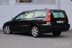 Green Volvo V70 2005 in Riga, with an engine capacity of 2.40 L and mileage of 268 thousand km for 1995 €, photo 6 on AUTOMOTO.COM.LV