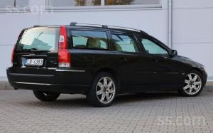 Green Volvo V70 2005 in Riga, with an engine capacity of 2.40 L and mileage of 268 thousand km for 1995 €, photo 7 on AUTOMOTO.COM.LV