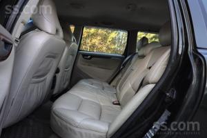 Green Volvo V70 2005 in Riga, with an engine capacity of 2.40 L and mileage of 268 thousand km for 1995 €, photo 14 on AUTOMOTO.COM.LV