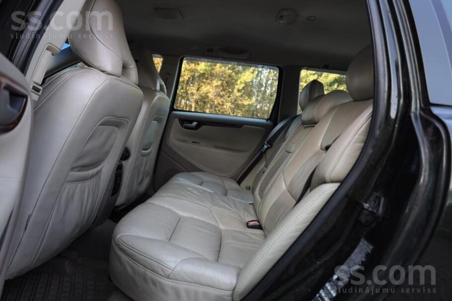 Green Volvo V70 2005 in Riga, with an engine capacity of 2.40 L and mileage of 268 thousand km for 1995 €, photo 14 on AUTOMOTO.COM.LV
