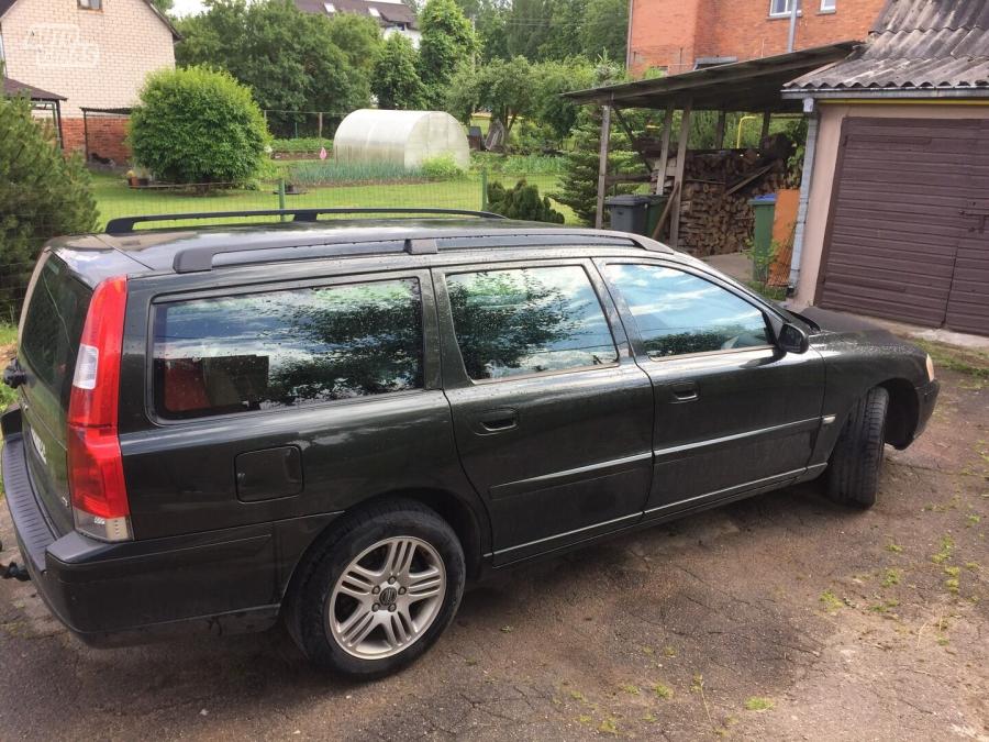 Zaļš Volvo V70 2005 Kauņa, ar dzinēja tilpumu 2.40 L un nobraukumu 400 tūkst. km par 1200 €, foto 1 vietnē AUTOMOTO.COM.LV