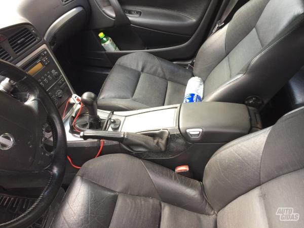 Zaļš Volvo V70 2005 Kauņa, ar dzinēja tilpumu 2.40 L un nobraukumu 400 tūkst. km par 1200 €, foto 8 vietnē AUTOMOTO.COM.LV