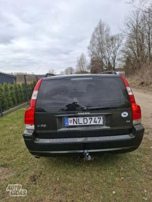 Green Volvo V70 2006 in Vilnius, with an engine capacity of 2.40 L and mileage of 412 thousand km for 1999 €, photo 6 on AUTOMOTO.COM.LV