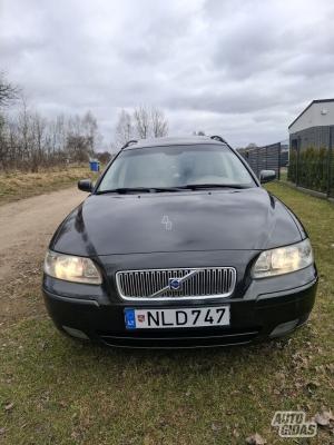 Green Volvo V70 2006 in Vilnius, with an engine capacity of 2.40 L and mileage of 412 thousand km for 1999 €, photo 7 on AUTOMOTO.COM.LV