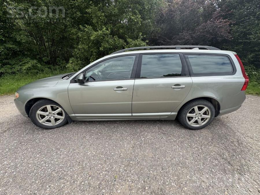 Zaļš Volvo V70 2007 Valka, ar dzinēja tilpumu 2.40 L un nobraukumu 408 tūkst. km par 2900 €, foto 1 vietnē AUTOMOTO.COM.LV