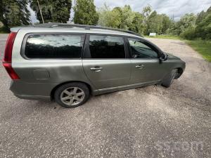 Zaļš Volvo V70 2007 Valka, ar dzinēja tilpumu 2.40 L un nobraukumu 408 tūkst. km par 2900 €, foto 3 vietnē AUTOMOTO.COM.LV