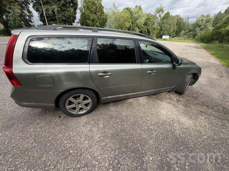 Zaļš Volvo V70 2007 Valka, ar dzinēja tilpumu 2.40 L un nobraukumu 408 tūkst. km par 2900 €, foto 3 vietnē AUTOMOTO.COM.LV