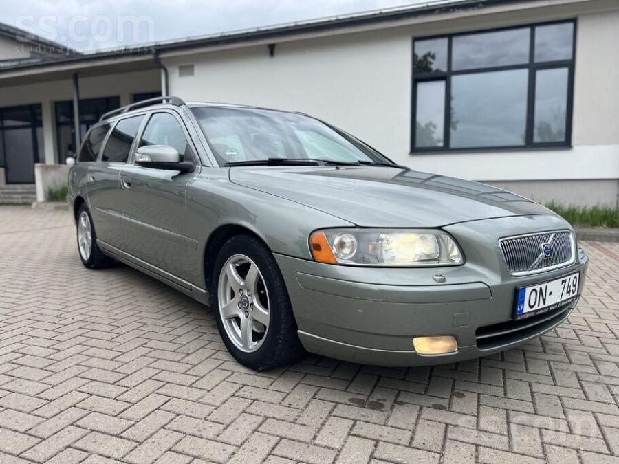 Zaļš Volvo V70 2007 Rēzekne, ar dzinēja tilpumu 2.40 L un nobraukumu 381 tūkst. km par 3750 €, foto 4 vietnē AUTOMOTO.COM.LV