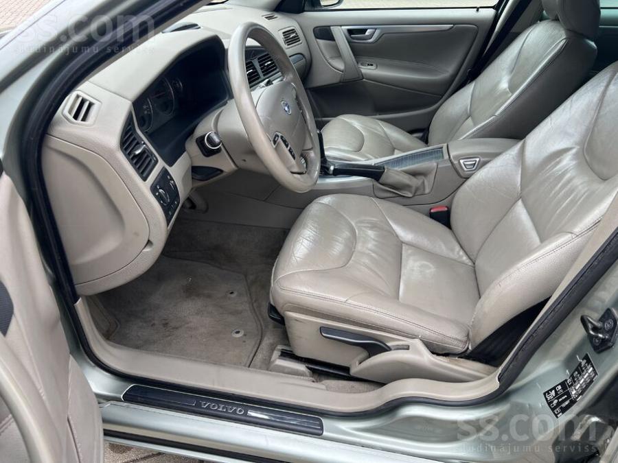 Zaļš Volvo V70 2007 Rēzekne, ar dzinēja tilpumu 2.40 L un nobraukumu 381 tūkst. km par 3750 €, foto 12 vietnē AUTOMOTO.COM.LV