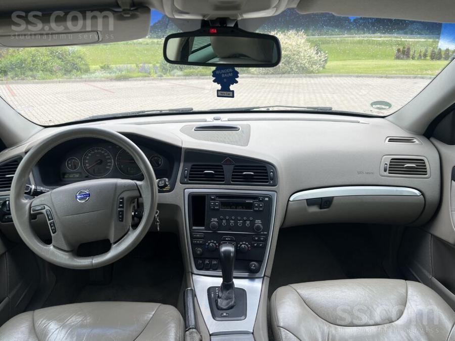 Zaļš Volvo V70 2007 Rēzekne, ar dzinēja tilpumu 2.40 L un nobraukumu 381 tūkst. km par 3750 €, foto 14 vietnē AUTOMOTO.COM.LV