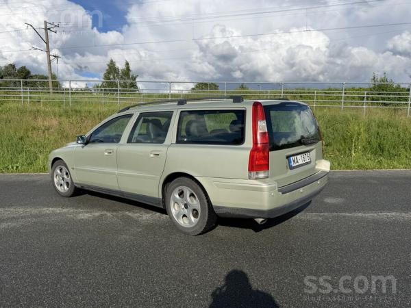 Зеленый Вольво В70 2007 в Рига, объемом двигателя 2.40 л и пробегом 427 тыс. км за 2450 €, фото 2 на AUTOMOTO.COM.LV