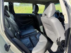 Green Volvo V70 2007 in Riga, with an engine capacity of 2.40 L and mileage of 427 thousand km for 2450 €, photo 11 on AUTOMOTO.COM.LV
