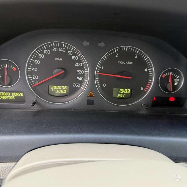 Zaļš Volvo V70 2007 Joniškis, ar dzinēja tilpumu 2.40 L un nobraukumu 390 tūkst. km par 1800 €, foto 7 vietnē AUTOMOTO.COM.LV