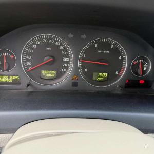 Зеленый Вольво В70 2007 в Ионишкис, объемом двигателя 2.40 л и пробегом 390 тыс. км за 1800 €, фото 8 на AUTOMOTO.COM.LV