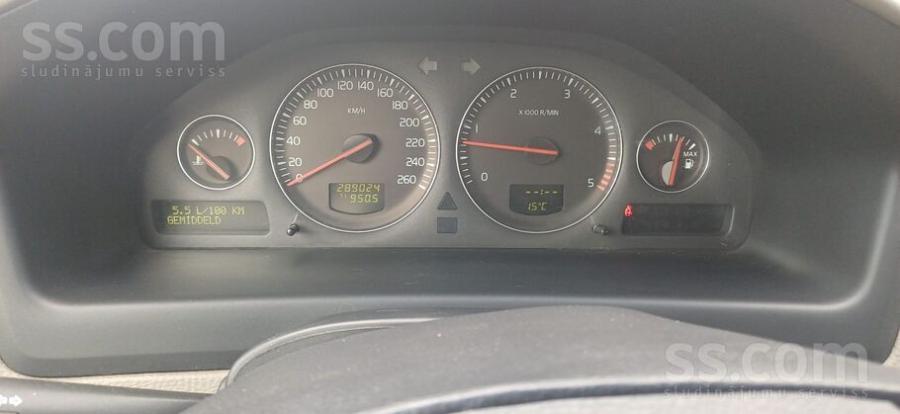 Zaļš Volvo V70 2007 Gulbene, ar dzinēja tilpumu 2.40 L un nobraukumu 283 tūkst. km par 2100 €, foto 4 vietnē AUTOMOTO.COM.LV