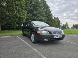 Green Volvo V70 2007 in Klaipeda, with an engine capacity of 2.40 L and mileage of 300 thousand km for 1950 €, photo  on AUTOMOTO.COM.LV