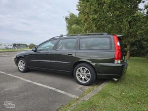 Green Volvo V70 2007 in Klaipeda, with an engine capacity of 2.40 L and mileage of 300 thousand km for 1950 €, photo 4 on AUTOMOTO.COM.LV