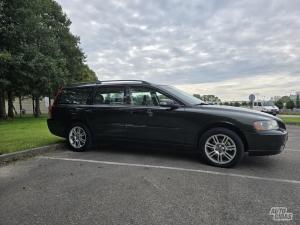 Green Volvo V70 2007 in Klaipeda, with an engine capacity of 2.40 L and mileage of 300 thousand km for 1950 €, photo 5 on AUTOMOTO.COM.LV